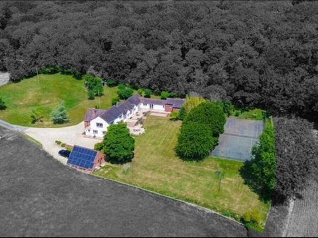 For Sale 6 Bedroom House Warwickshire Warwickshire DLS101351677