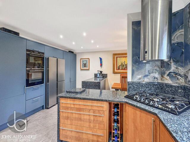 For Sale 6 Bedroom House Tiptree Tiptree DS100825067