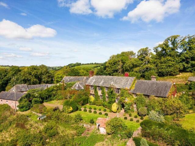 For Sale 7 Bedroom House Crediton Devon DLS98718143