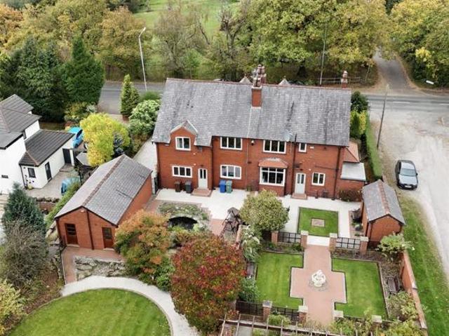 For Sale 7 Bedroom House Bury Greater Manchester DS98204844