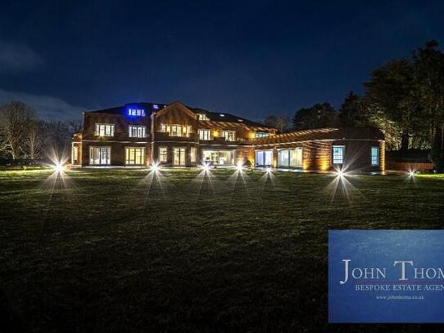 For Sale 8 Bedroom House Chigwell Essex DS98386961