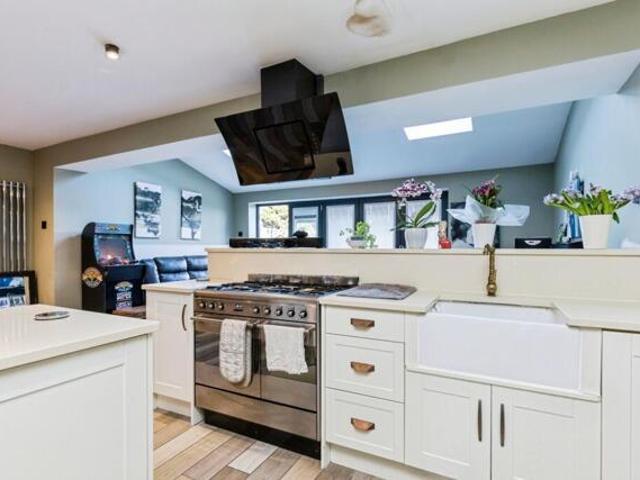 For Sale 8 Bedroom House Crawley West Sussex DS98477639