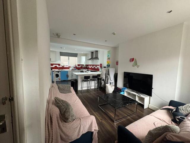 For Sale 8 Bedroom House Nottingham Nottingham DLS101996324