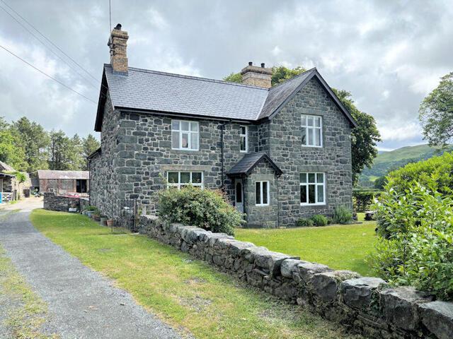 For Sale 8 Bedroom House Tywyn Tywyn DLS101931841