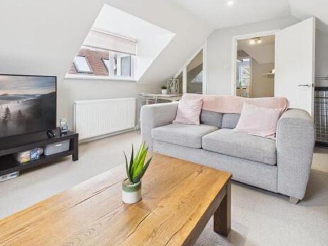 For Sale 1 Bedroom Apartment Maidenhead Windsor And Maidenhead DLS99641777