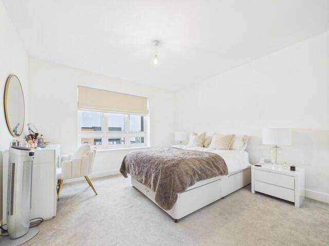 For Sale 1 Bedroom Apartment Maidenhead Windsor And Maidenhead DS101100243