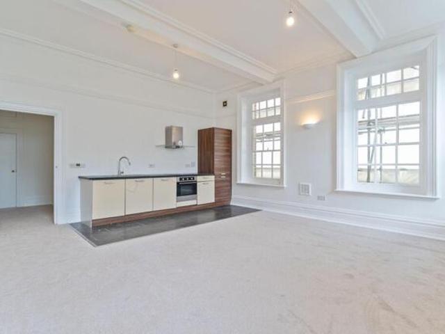 For Sale 1 Bedroom Apartment Newport Newport DS99986186