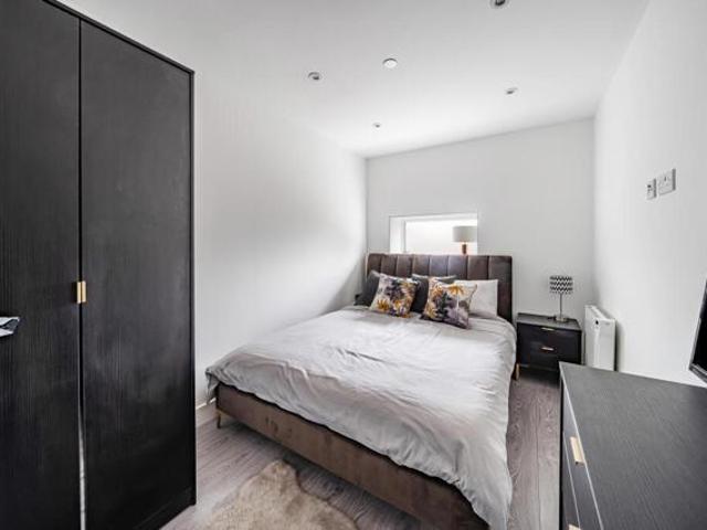 For Sale 1 Bedroom Apartment Addlestone Surrey DS100057985