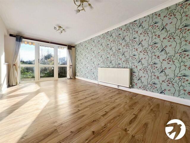 For Sale 1 Bedroom Apartment Chatham Medway DS100579172