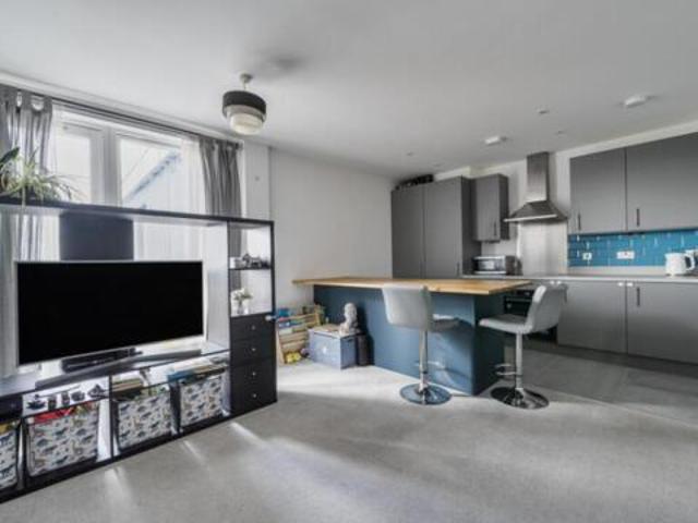 For Sale 1 Bedroom Apartment Feltham Greater London DS101675603