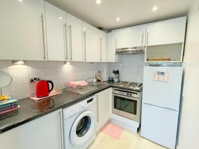 For Sale 1 Bedroom Apartment Feltham Surrey DS99344695