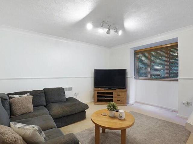 For Sale 1 Bedroom Apartment Gillingham Medway DS100786663