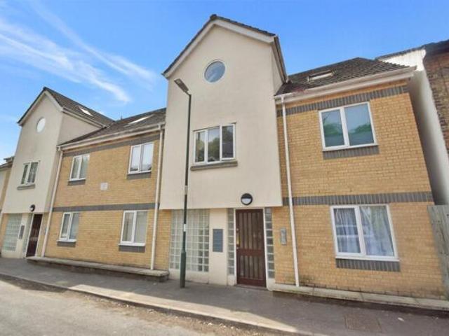 For Sale 1 Bedroom Apartment Gillingham Medway DS101676127