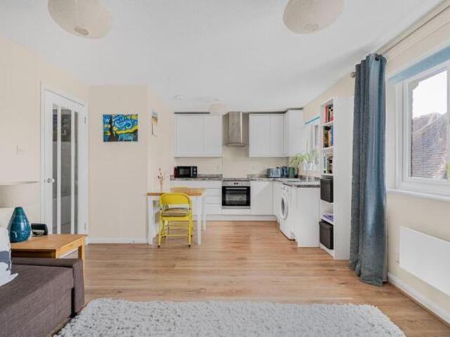 For Sale 1 Bedroom Apartment Hertfordshire Hertfordshire DLS101678489