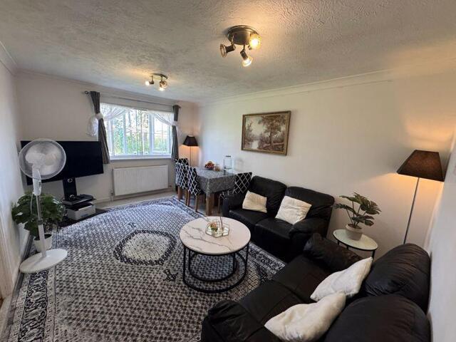 For Sale 1 Bedroom Apartment Hillingdon Great London DS101931817