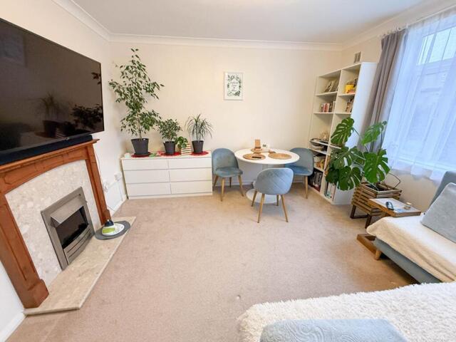 For Sale 1 Bedroom Apartment Hillingdon Hertfordshire DS100158626