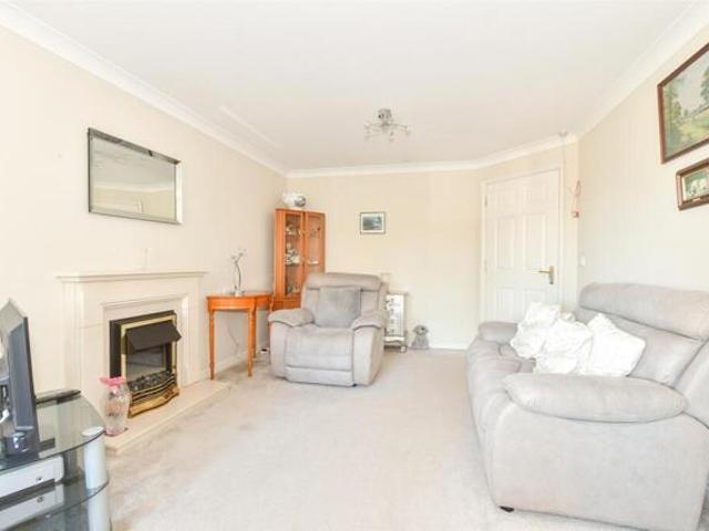 For Sale 1 Bedroom Apartment Horley Surrey DS101892059