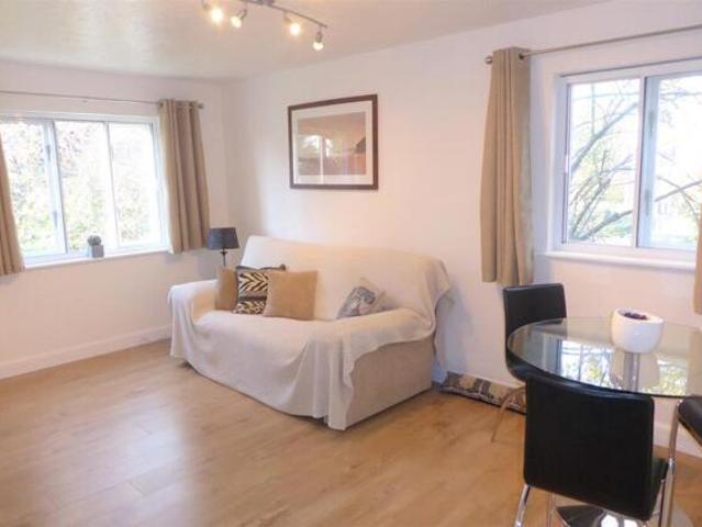 For Sale 1 Bedroom Apartment Hounslow Great London DLS101675321