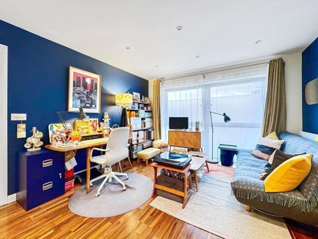 For Sale 1 Bedroom Apartment Kent Kent DLS100058271