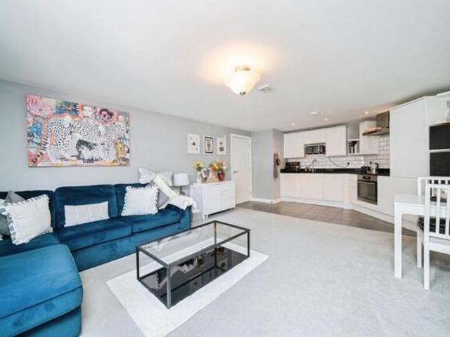 For Sale 1 Bedroom Apartment Leatherhead Surrey DLS99130314