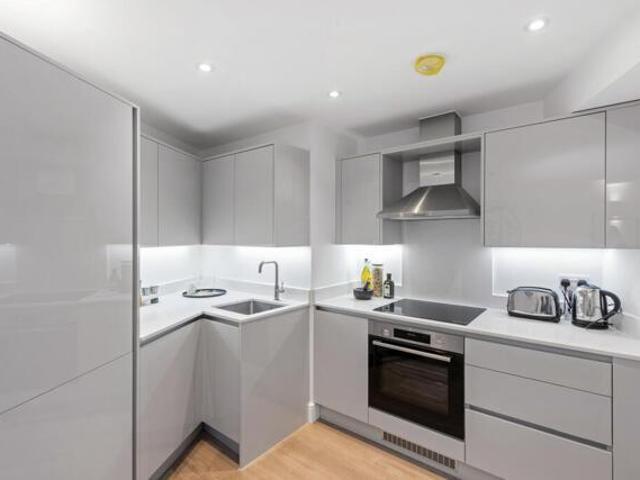 For Sale 1 Bedroom Apartment Stanmore Greater London DS99345156
