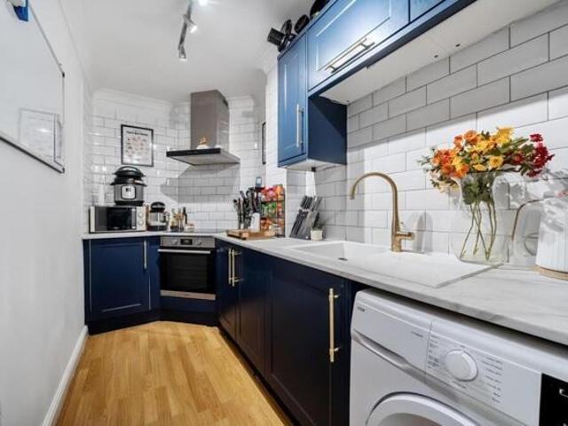 For Sale 1 Bedroom Apartment Surrey Great London DS101891889