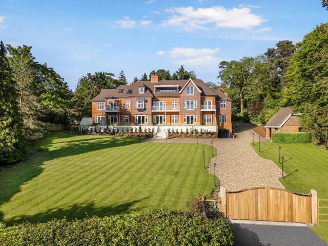For Sale 1 Bedroom Apartment Surrey Surrey DLS100398150