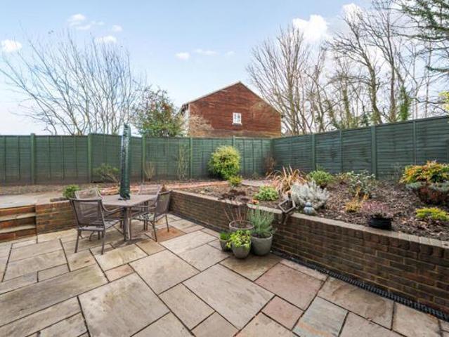 For Sale 1 Bedroom Apartment Surrey Surrey DS99895213