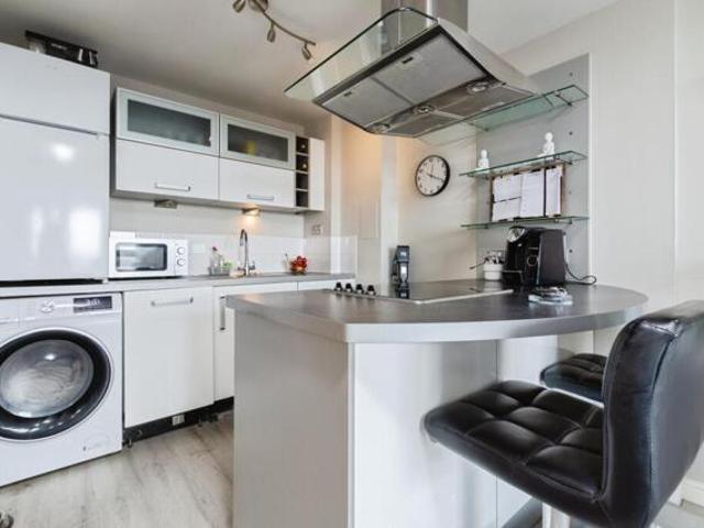 For Sale 1 Bedroom Apartment Sutton Greater London DLS100854851
