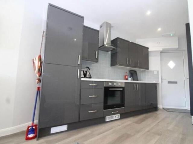 For Sale 1 Bedroom Apartment Swansea Swansea DLS100540972