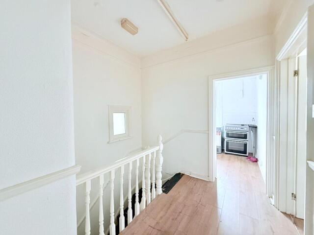 For Sale 1 Bedroom Apartment Southend On Sea Southend on Sea DS101231832