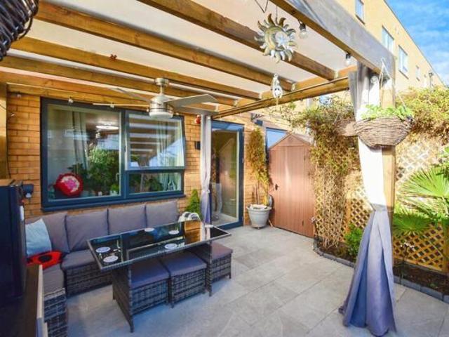 For Sale 1 Bedroom Apartment Watford Hertfordshire DS101231806