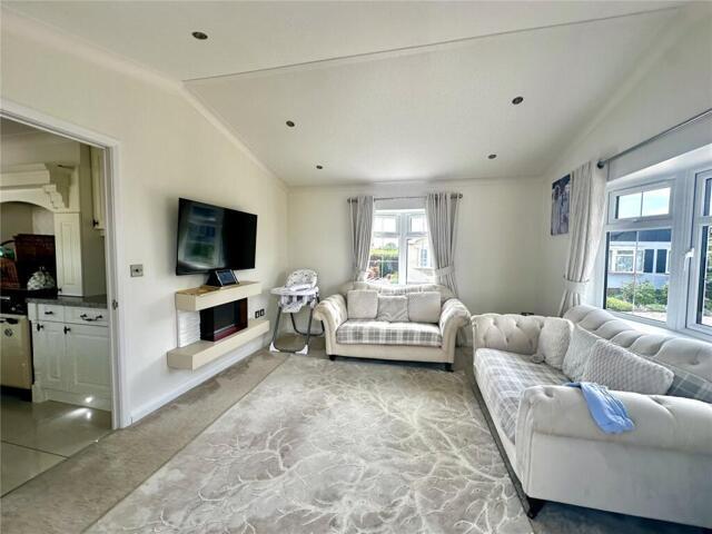 For Sale 1 Bedroom Bungalow Hampshire Hampshire DLS101675117