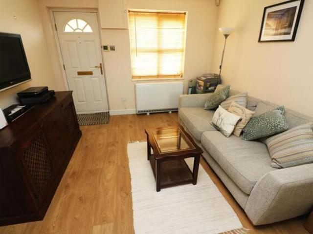 For Sale 1 Bedroom House Egham Surrey DS99840458