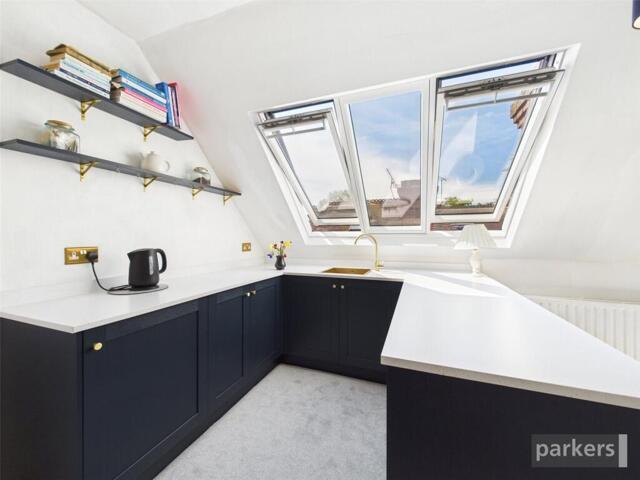 For Sale 1 Bedroom Shared Living/roommate Maidenhead Windsor And Maidenhead DS101677390