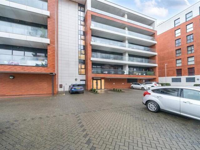 For Sale 1 Bedroom Shared Living/roommate Newbury Berkshire DLS101200206