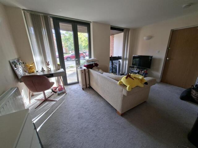 For Sale 1 Bedroom Shared Living/roommate Northampton Northamptonshire DS98687845