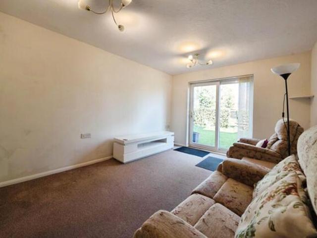 For Sale 1 Bedroom Shared Living/roommate Addlestone Surrey DS100649304