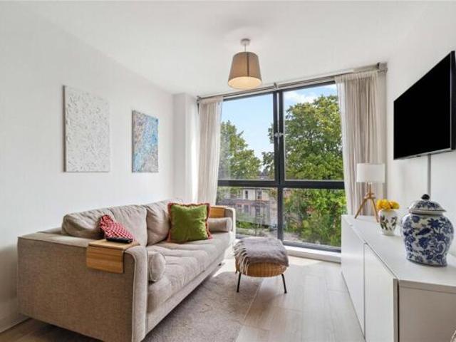 For Sale 1 Bedroom Shared Living/roommate Altrincham Trafford DS98687916