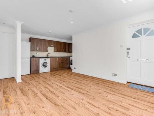 For Sale 1 Bedroom Shared Living/roommate Buntingford Hertfordshire DLS98434489