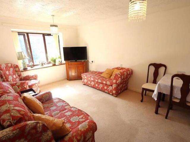 For Sale 1 Bedroom Shared Living/roommate Bushey Hertfordshire DS98503958