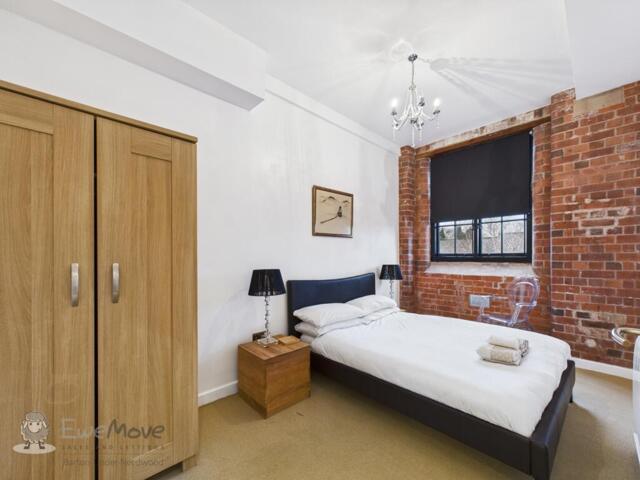 For Sale 1 Bedroom Shared Living/roommate Burton On Trent Staffordshire DS98864396