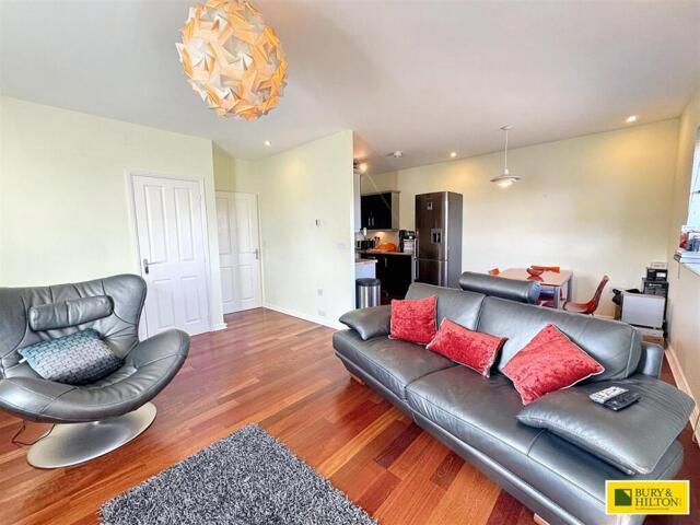 For Sale 1 Bedroom Shared Living/roommate Buxton Derbyshire DLS101231912