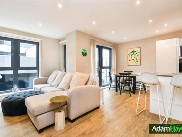 For Sale 1 Bedroom Shared Living/roommate Barnet Greater London DLS98864722