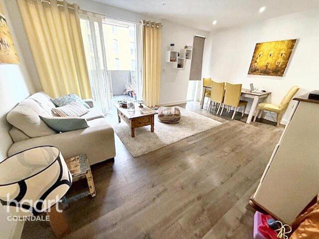 For Sale 1 Bedroom Shared Living/roommate Barnet Greater London DLS100456359