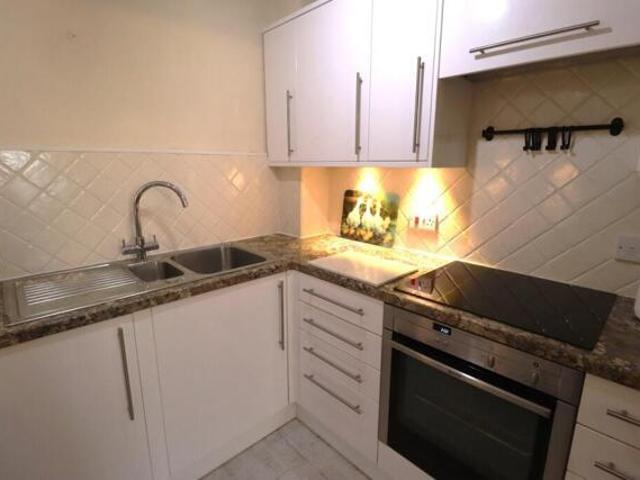 For Sale 1 Bedroom Shared Living/roommate Benfleet Essex DS98204986