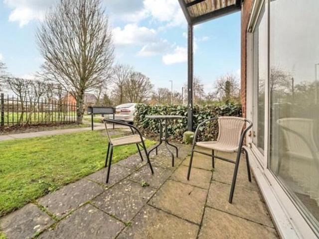 For Sale 1 Bedroom Shared Living/roommate Binfield Berkshire DS101796949