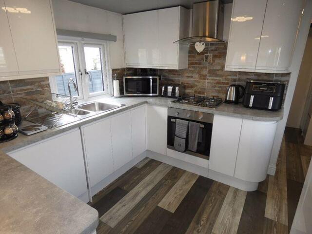 For Sale 1 Bedroom Shared Living/roommate Bishops Cleeve Bishops Cleeve DS101678125