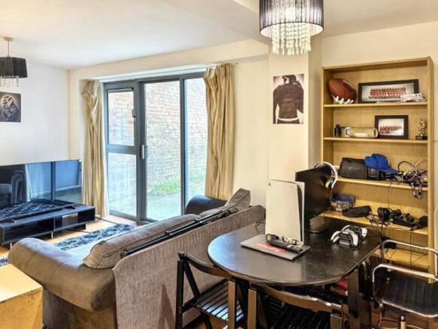 For Sale 1 Bedroom Shared Living/roommate Birmingham Birmingham DS99840489