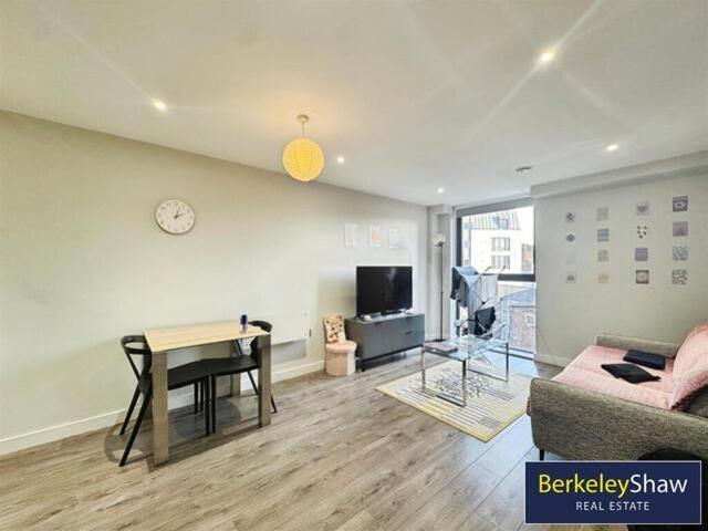 For Sale 1 Bedroom Shared Living/roommate Birkenhead Merseyside DLS100953454